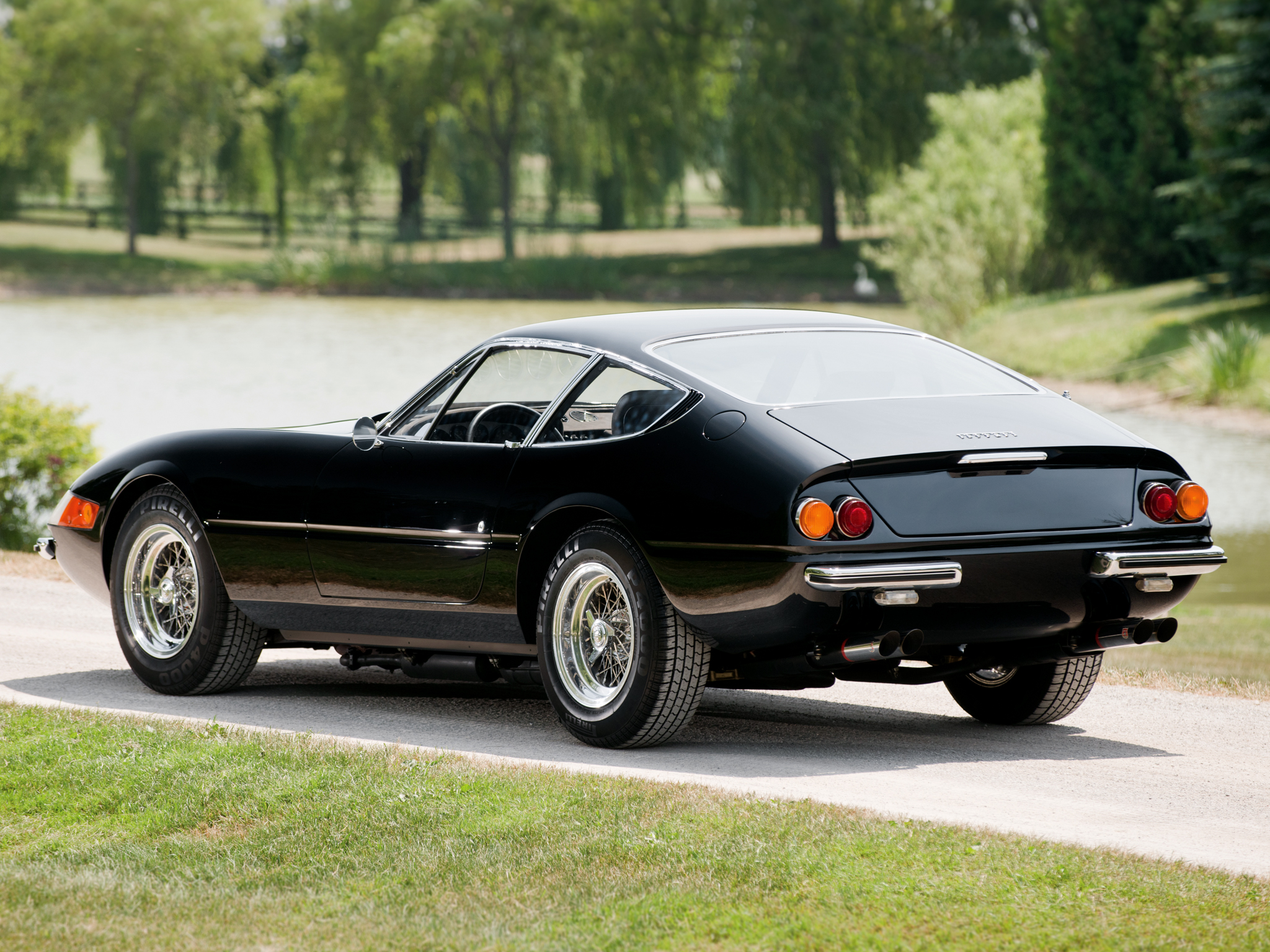 70’s Sports Cars Icons – Aston Martin V8 Vantage, Ferrari Daytona and ...